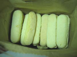 Broas / Ladyfingers - Market Manila