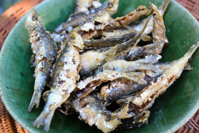 Market Manila - Fried Tawilis For Lunch… - Appetizers
